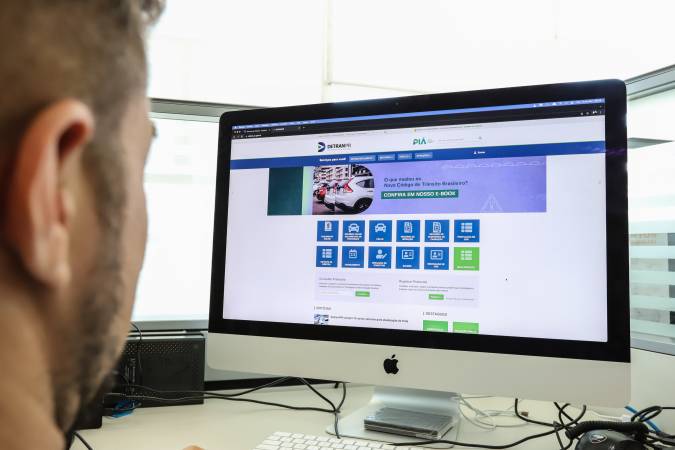 Detran-PR lança campanha para divulgar o portal que facilita acesso aos ...